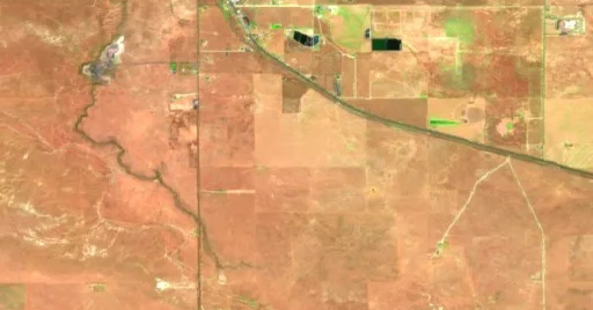 Rabbit Ear East Fire, New Mexico (2026) — Map, Size & Containment ...
